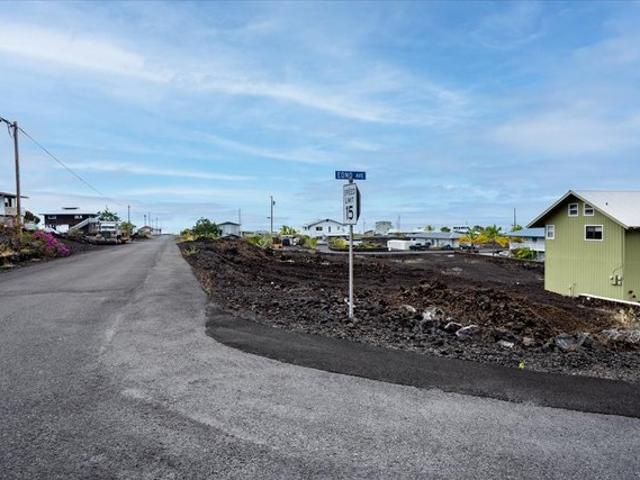Eono Ave, Captain Cook, HI 96704