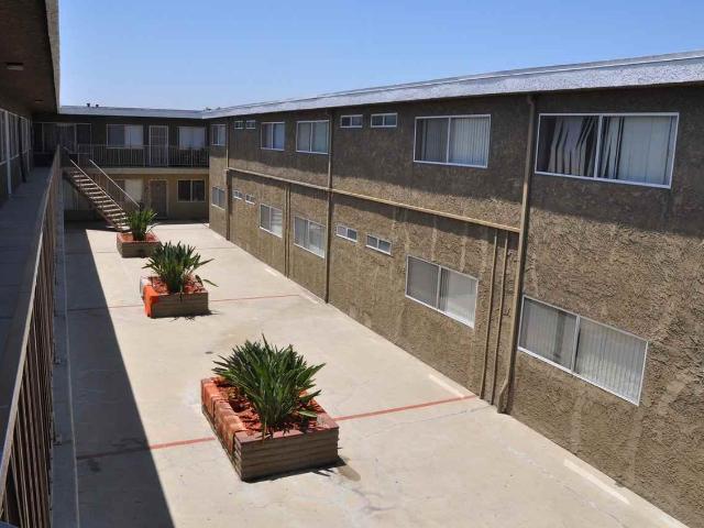 El Capistrano 1 Bedroom Apartment for Rent at 13750 Lemoli Ave, Hawthorne, CA 90250 East Hawthorne