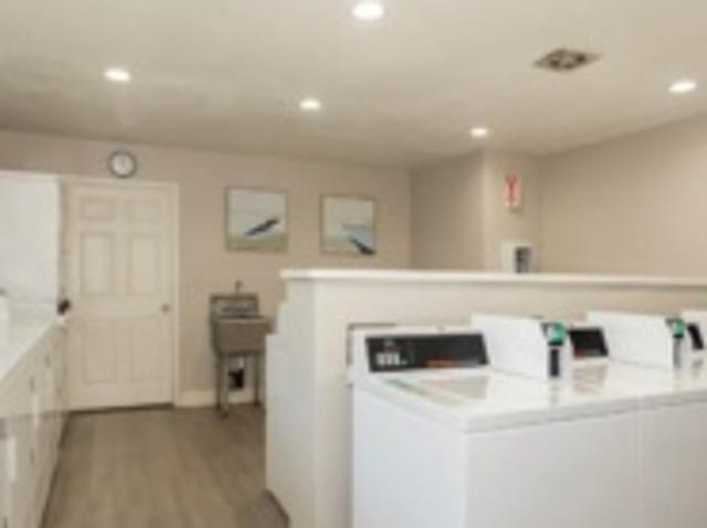 El Macero Apartments