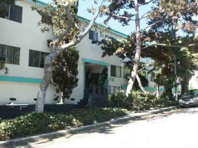 El Mar Apartments, Hollywood 2 Bedroom Apartment for Rent at 7920 Selma Avenue #6, Los Angeles, CA 90046 Hollywood Hills West