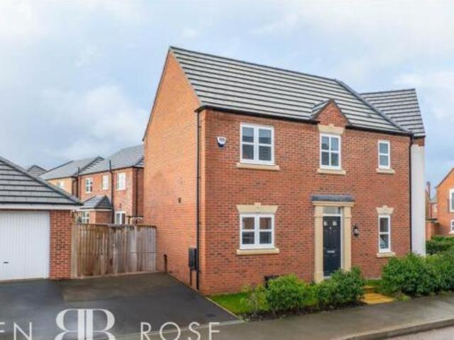 Elmtree Avenue, Penwortham, 3 Bedroom Semi detached
