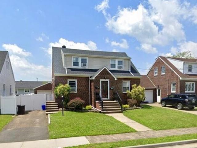 Elmwood Ave, Carteret, Home For Sale