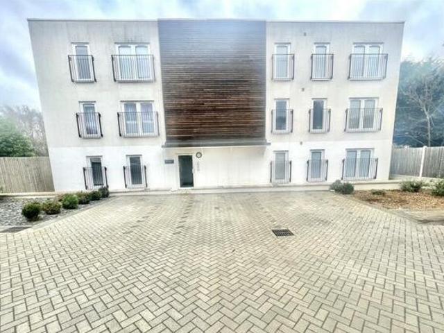 Elmwood Court, Southend Road, 2 Bedroom Flat