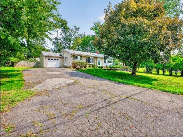 Elmwood Dr, New City, Home For Sale