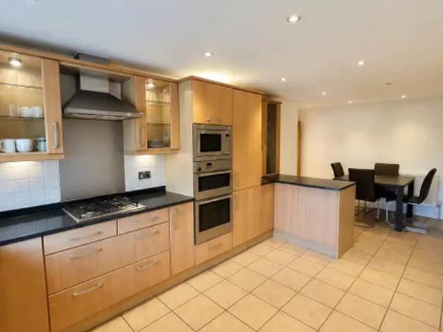Elmwood House, Crescent Road, London, EN2 7BL, United Kingdom | 2 bed house for rent #167395205 | Rentberry