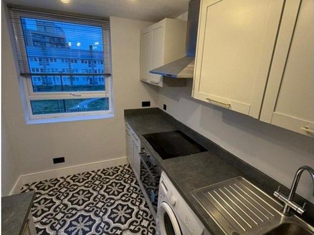 Elmwood Road, Croydon CR0, 2 bed flat to rent, £1,800 pcm | PrimeLocation