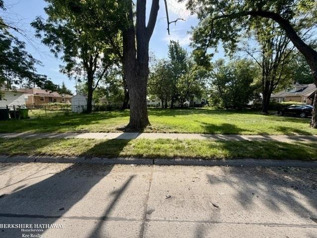 Elmwood St, Eastpointe, MI 48021