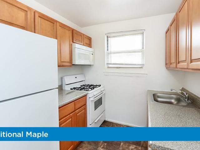 Elmwood Village Apartments and Townhomes 2 Bedroom Apartment for Rent at 24 Mola Blvd, Elmwood Park, NJ 07407