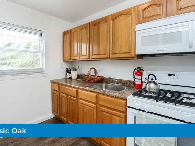 Elmwood Village Apartments and Townhomes 2 Bedroom Apartment for Rent at 24 Mola Blvd, Elmwood Park, NJ 07407