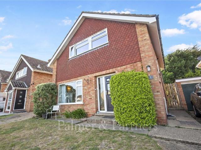 Elm Close, Brantham, Manningtree. 3 bed detached house to rent £1,550 pcm £358 pw