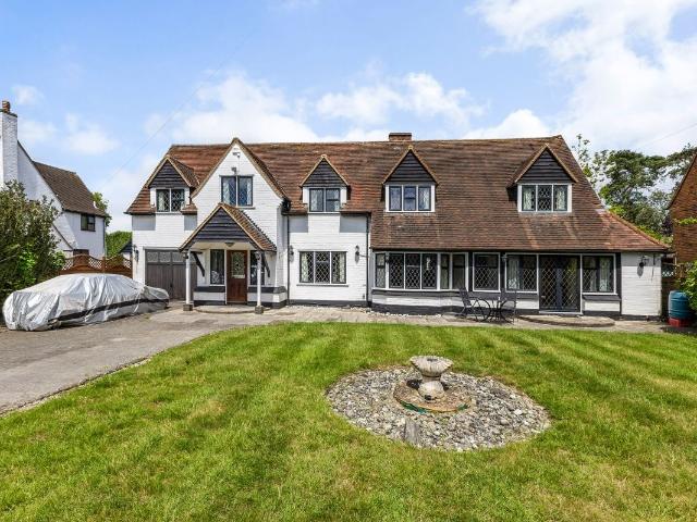 Elm Close, Farnham Common, Slough SL2, 5 bed detached house to rent, £3,600 pcm | PrimeLocation