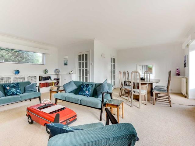 Elm Close, Hove BN3, 3 bed detached house to rent, £3,683 pcm | PrimeLocation