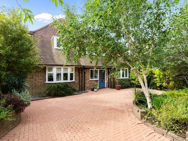 Elm Close, Hove BN3, 4 bed detached house to rent, £4,500 pcm | PrimeLocation