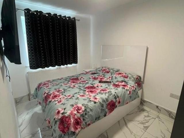 Elm Close, Hayes UB3, Room to rent, £760 pcm | PrimeLocation