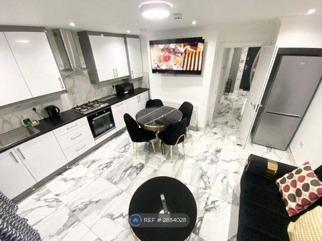 Elm Close, Hayes UB3, 3 bed semi detached house to rent, £3,000 pcm | PrimeLocation