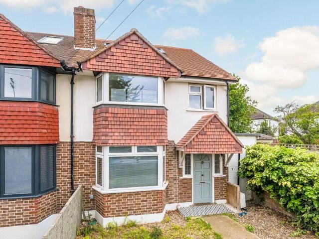 Elm Close, Twickenham TW2 1 bed flat to rent £1,295 pcm £299 pw