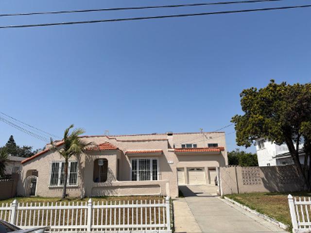 Elm Ave