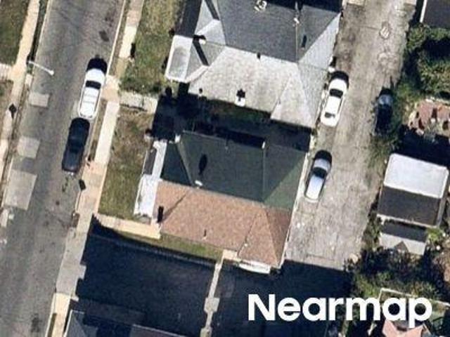 Elm Ave