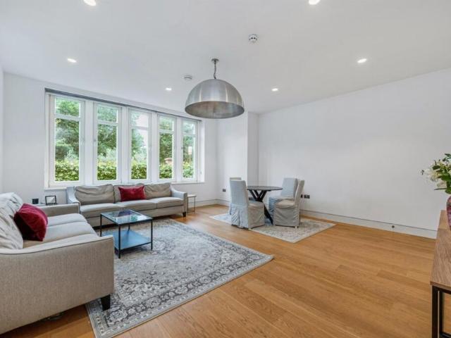Elm Avenue, Ealing, London W5