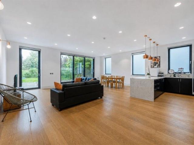 Elm Avenue, Ealing, London W5, 5 bed flat to rent, £6,000 pcm | PrimeLocation