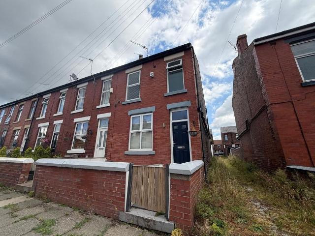 Elm Avenue, Radcliffe, Manchester M26, 3 bed property to rent, £1,100 pcm | PrimeLocation