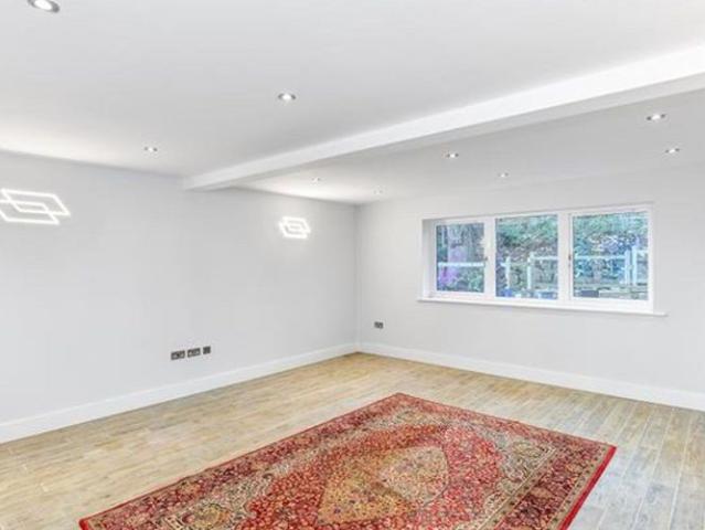 Elm Bank Drive, Mapperley Park, NG3