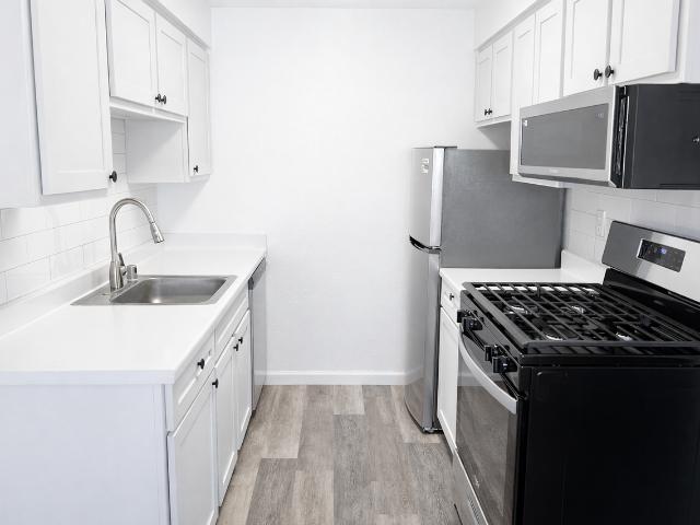 Elm Glen Apartments 3 Bedroom Apartment for Rent at 1590 Lewis St, Reno, NV 89502 Washoe Regional Center