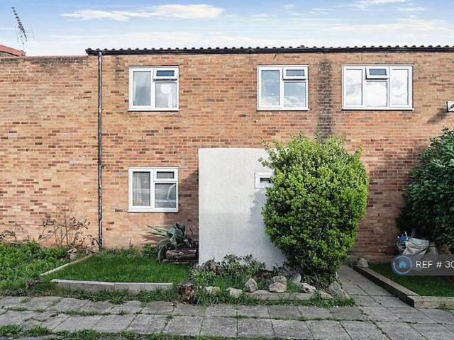 Elm Green, Basildon, SS13 5 bed terraced house to rent £2,950 pcm £681 pw