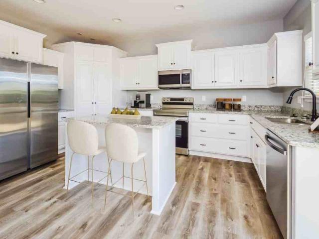 Elm Grove 3 Bedroom Apartment for Rent at 16661 Maybrook Dr, Belton, MO 64012