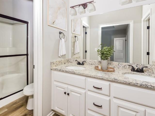 Elm Grove 3 Bedroom Apartment for Rent at 16661 Maybrook Dr, Belton, MO 64012