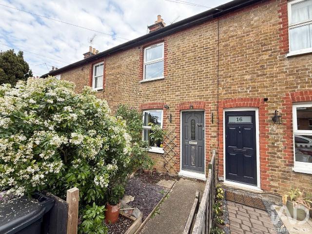 Elm Grove, Bishop's Stortford CM23, 2 bed terraced house to rent, £1,400 pcm | PrimeLocation