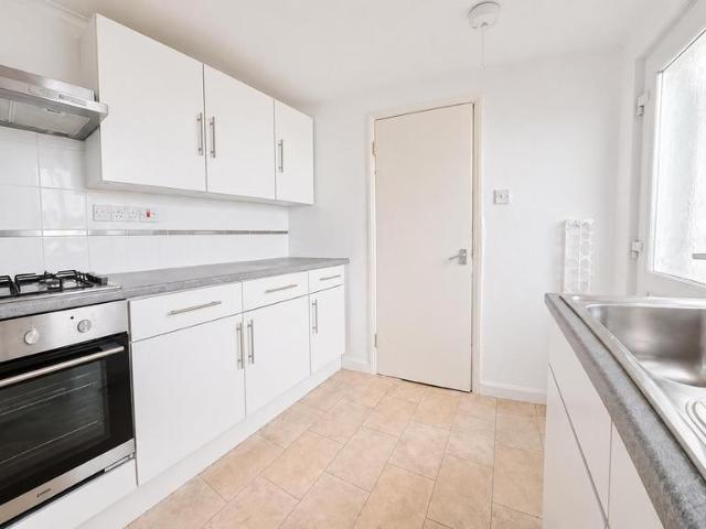 Elm Grove, Brighton 6 bed terraced house to rent £3,120 pcm £720 pw