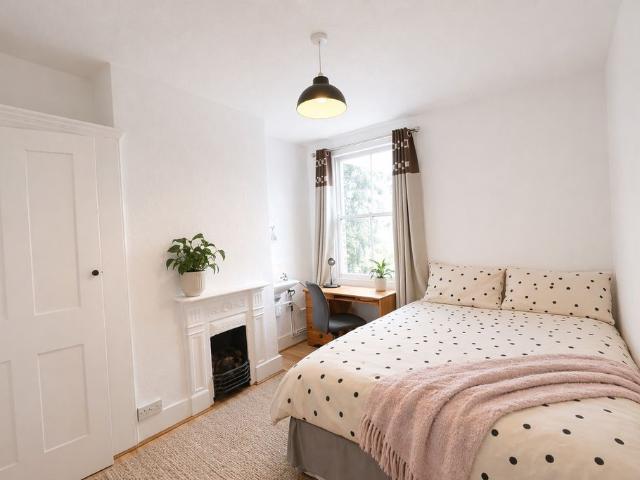 Elm Grove, Brighton BN2, 4 bed shared accommodation to rent, £2,492 pcm | PrimeLocation
