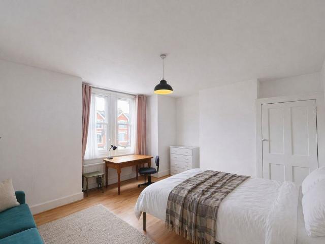 Elm Grove, Brighton BN2, 5 bed shared accommodation to rent, £2,492 pcm | PrimeLocation