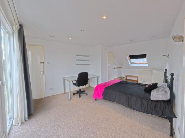 Elm Grove, Brighton BN2, 6 bed terraced house to rent, £3,120 pcm | PrimeLocation