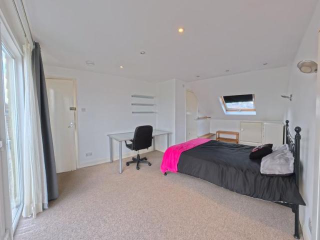 Elm Grove, Brighton BN2 6 bed terraced house to rent £3,120 pcm £720 pw