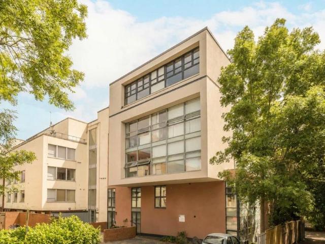 Elm Grove, London SW19 1 bed flat to rent £1,800 pcm £415 pw