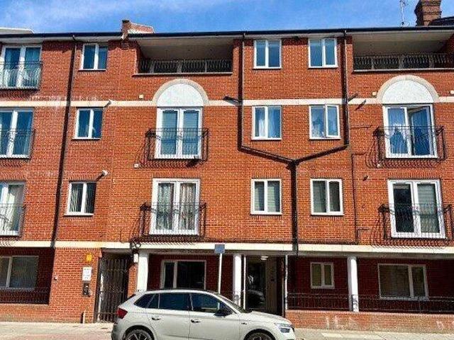 Elm Grove, Southsea, 2 Bedroom Flat