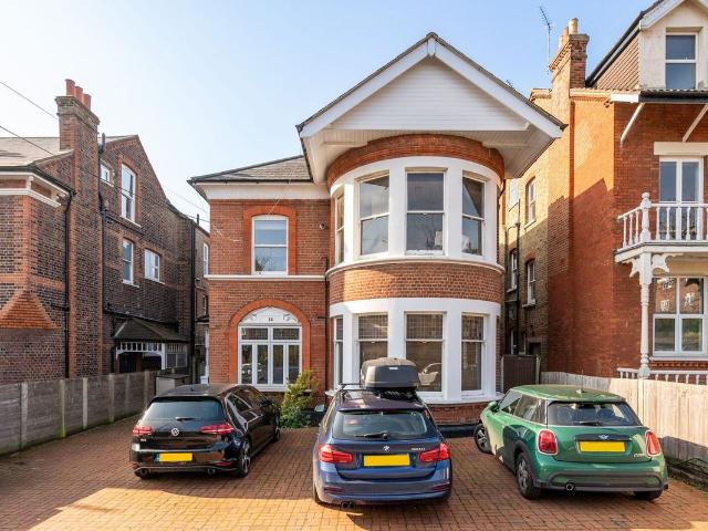 Elm Grove, Wimbledon, London SW19, 2 bed maisonette to rent, £5,200 pcm | PrimeLocation