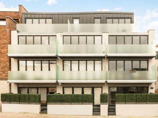 Elm Grove, Wimbledon SW19 2 bed flat to rent £2,750 pcm £635 pw