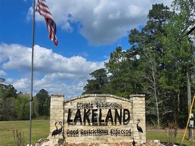 Elm Dr, Huntsville, TX 77320