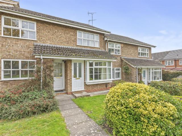 Elm Farm, Aylesbury HP21, 2 bed maisonette to rent, £1,350 pcm | PrimeLocation