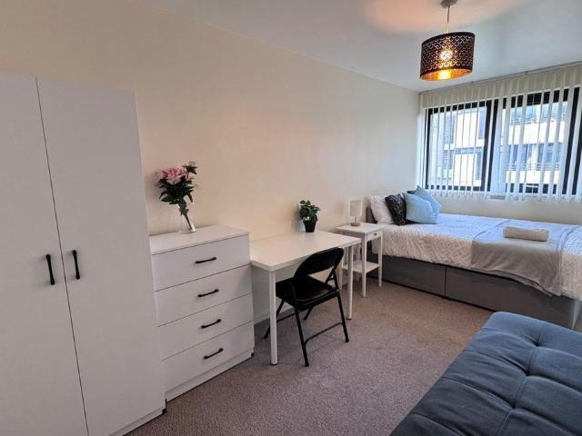 Elm Friars Walk, London NW1, Room to rent, £1,100 pcm | PrimeLocation