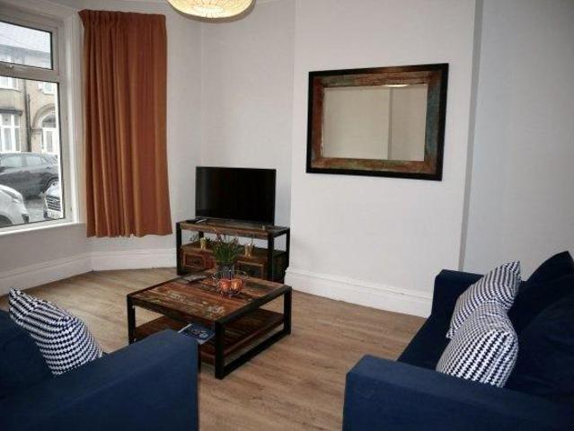 Elm Hall Drive, Mossley Hill 5 bed house share to rent £2,490 pcm £575 pw