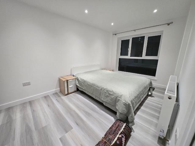 Elm Hall Gardens HMO, Wanstead E11, Room to rent, £1,125 pcm | PrimeLocation