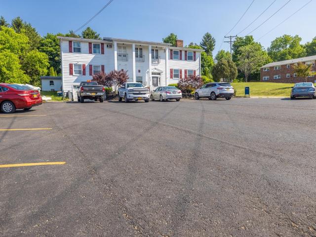 Elm Hill Estates Apartments & Townhomes