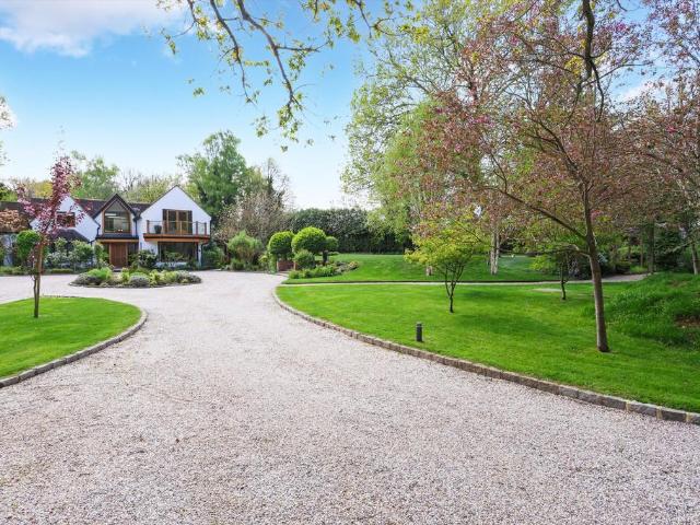 Elm Lane, Ockham, Woking, Surrey GU23 6 bed detached house to rent £9,000 pcm £2,077 pw