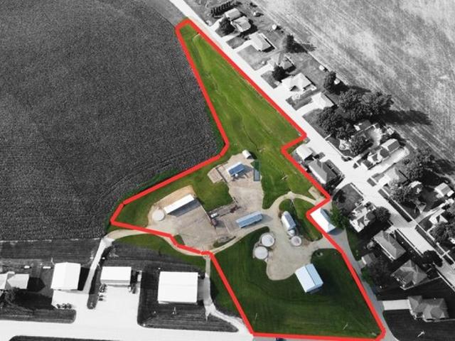 Elm St, La Motte, IA 52054