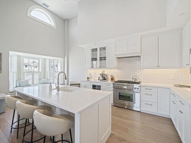 Elm St Unit,cohasset, Condo For Sale