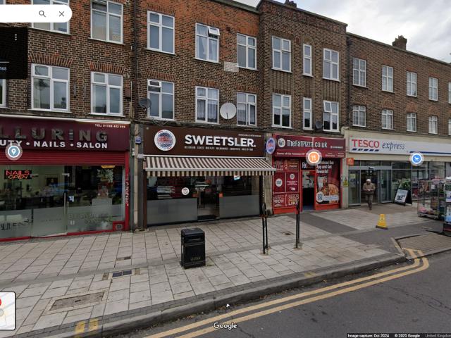 Elm Park Avenue, Hornchurch RM12, 2 bed flat to rent, £1,750 pcm | PrimeLocation